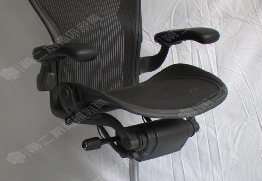 坐而论椅 赫曼米勒Aeron座椅对比Humanscale Diffrient World座椅 - 知乎